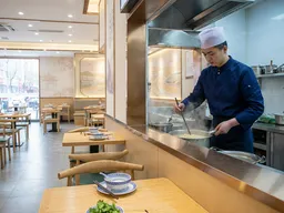 曲靖沾益区临街滇味小吃店工装报价