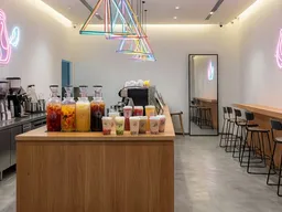 42㎡商圈人气奶茶店潮流造型装修引流设计